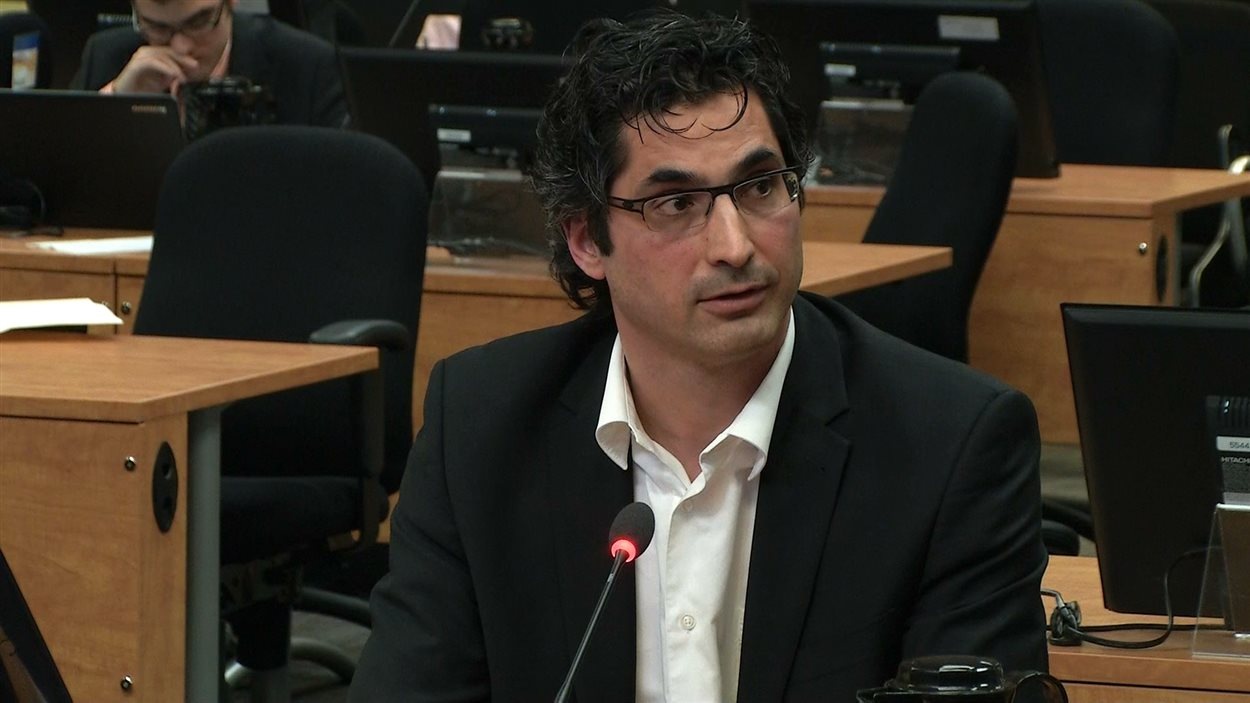 Meunier : « Je suis tout seul… » | Radio-Canada