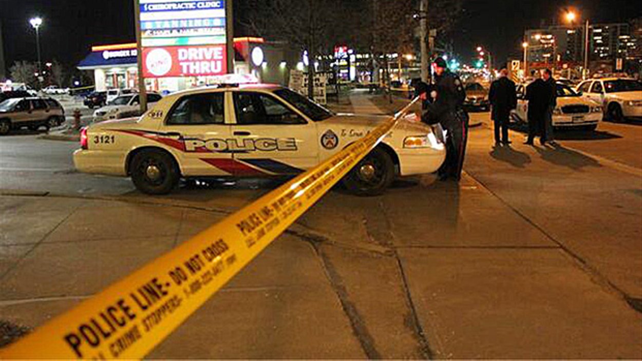 Gangs de rue : sensibilisation en français à Toronto | Radio-Canada