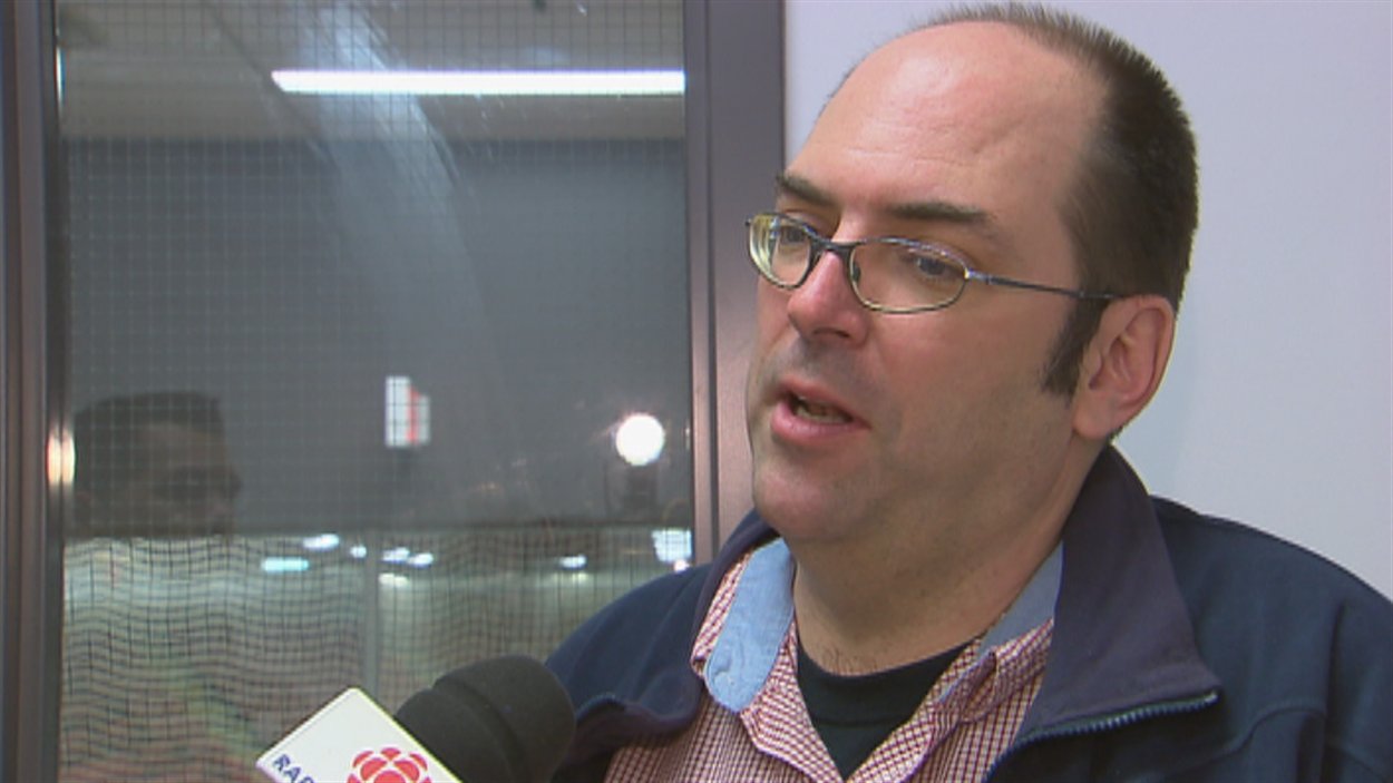 Fin de nuit mouvementée au bar Le Dooly's de Neufchâtel | Radio-Canada