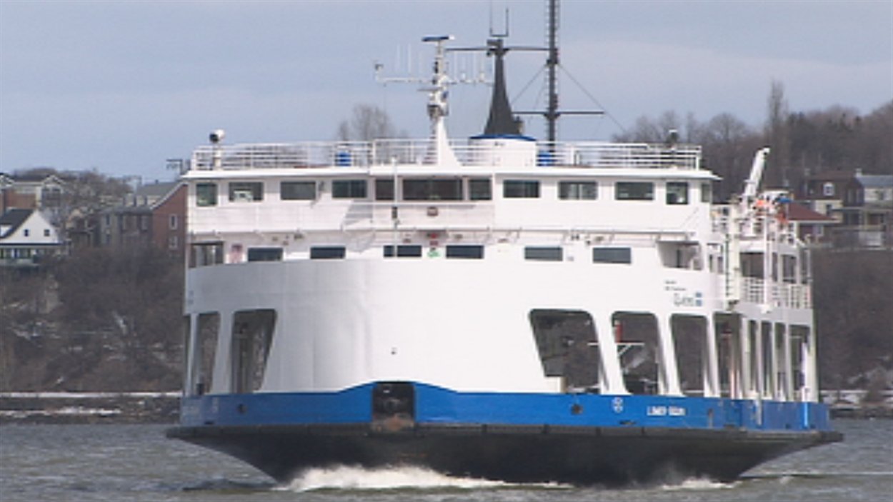 Le traversier Québec-Lévis inaccessible aux voitures pour au moins 10 ...
