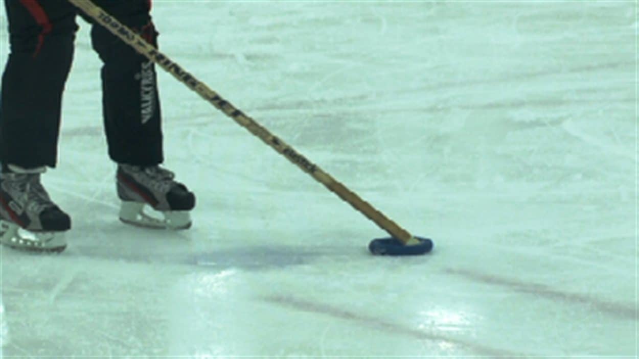 Une équipe de ringuette du Nouveau-Brunswick remporte l'or | Radio-Canada