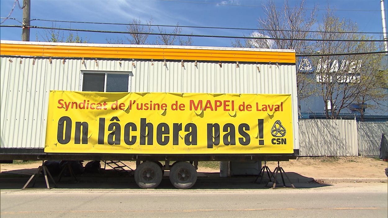 Grève chez Mapei à Laval : manifester pour les travailleurs | Radio-Canada