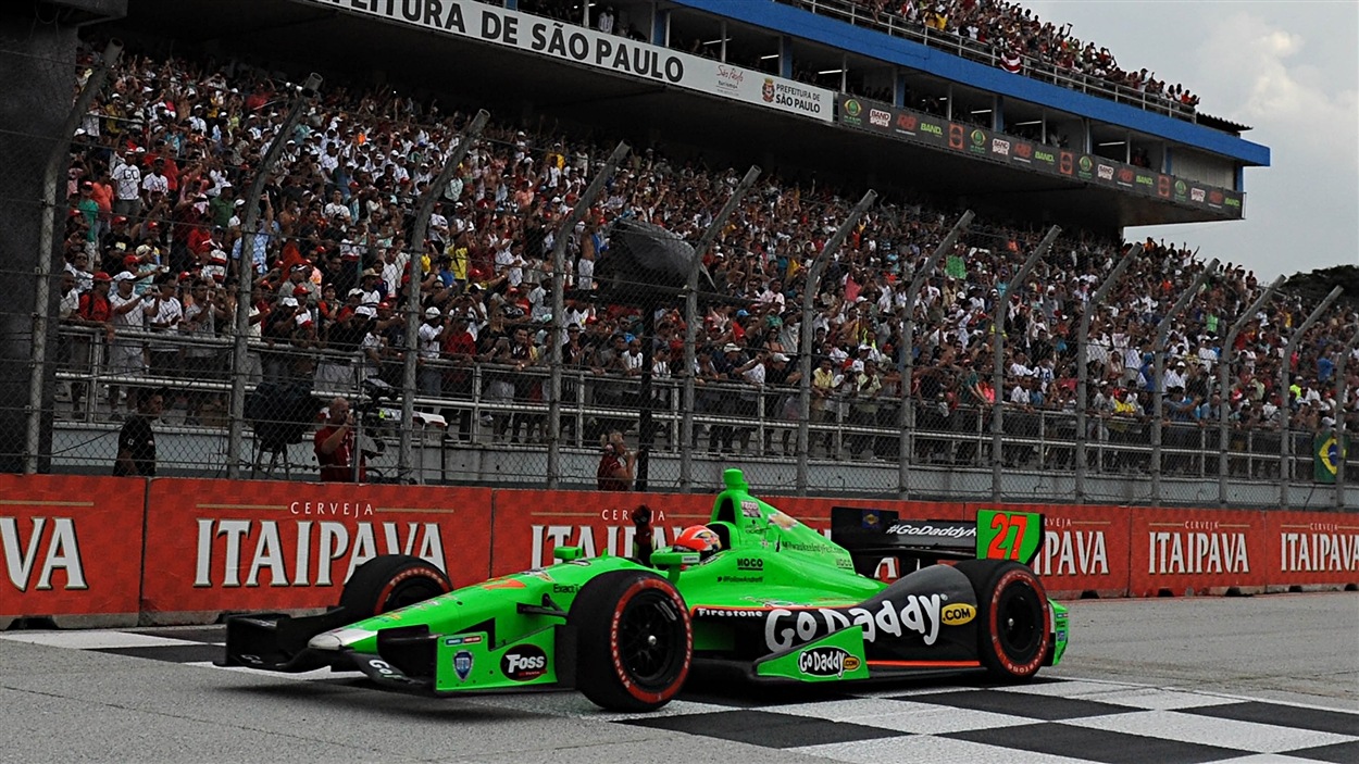 Hinchcliffe par un pouce | Radio-Canada