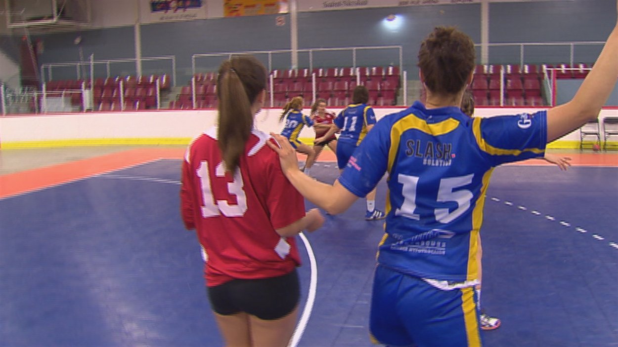 Lévis accueille le championnat canadien de handball | Radio-Canada