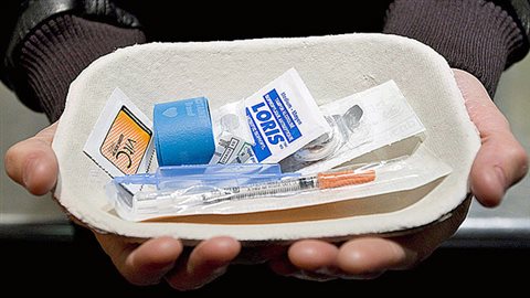 Trois centres d'injection supervisée bientôt à Montréal | Radio-Canada