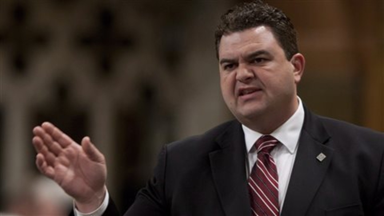 Accusé par Élections Canada, Del Mastro est expulsé du caucus ...