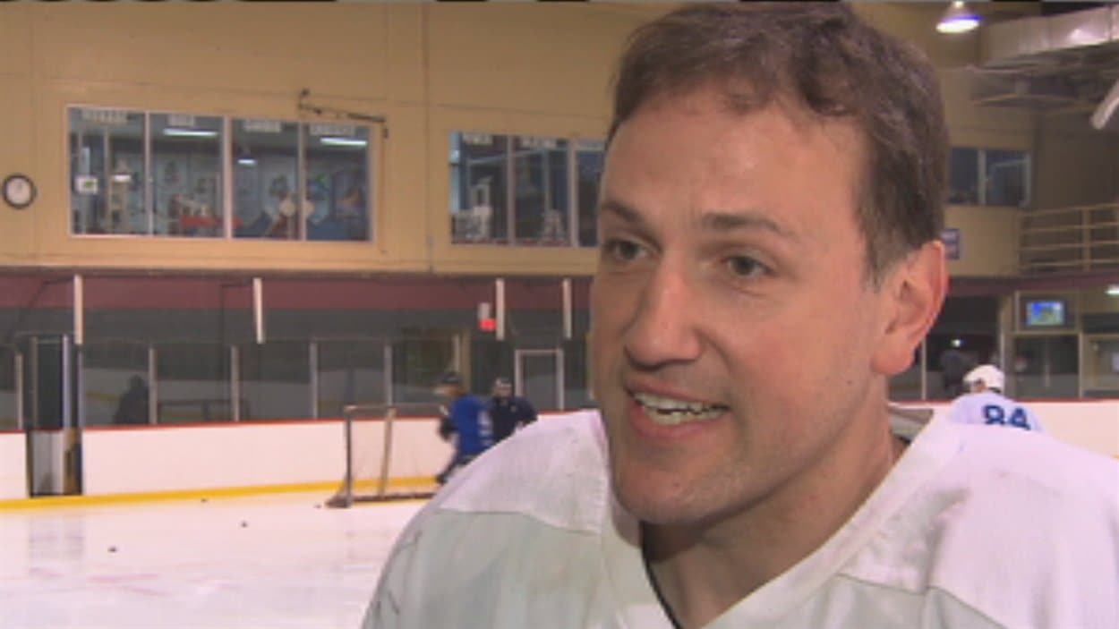 Le Sherbrookois Yanic Perreault retourne dans la LNH | Radio-Canada