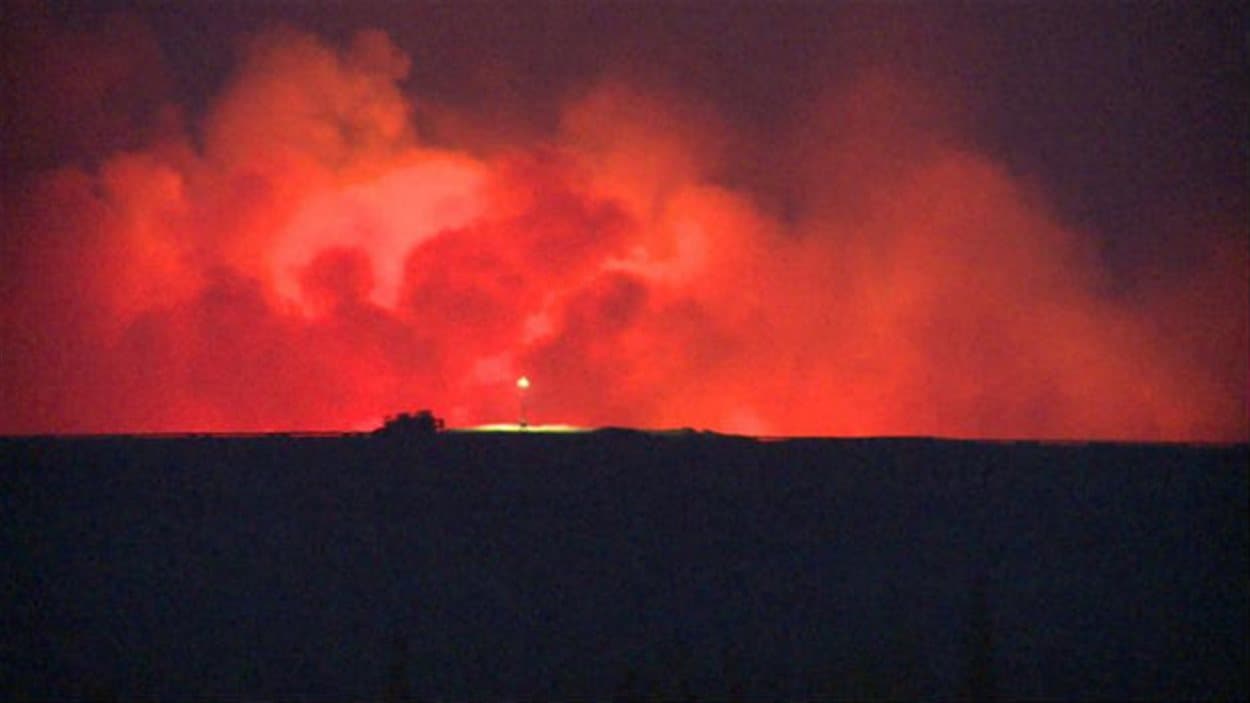 Fermont-Wabush : le feu de forêt s'éloigne | Radio-Canada