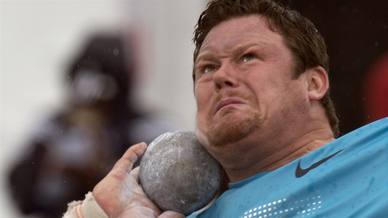 Armstrong en bronze et en attente | Radio-Canada