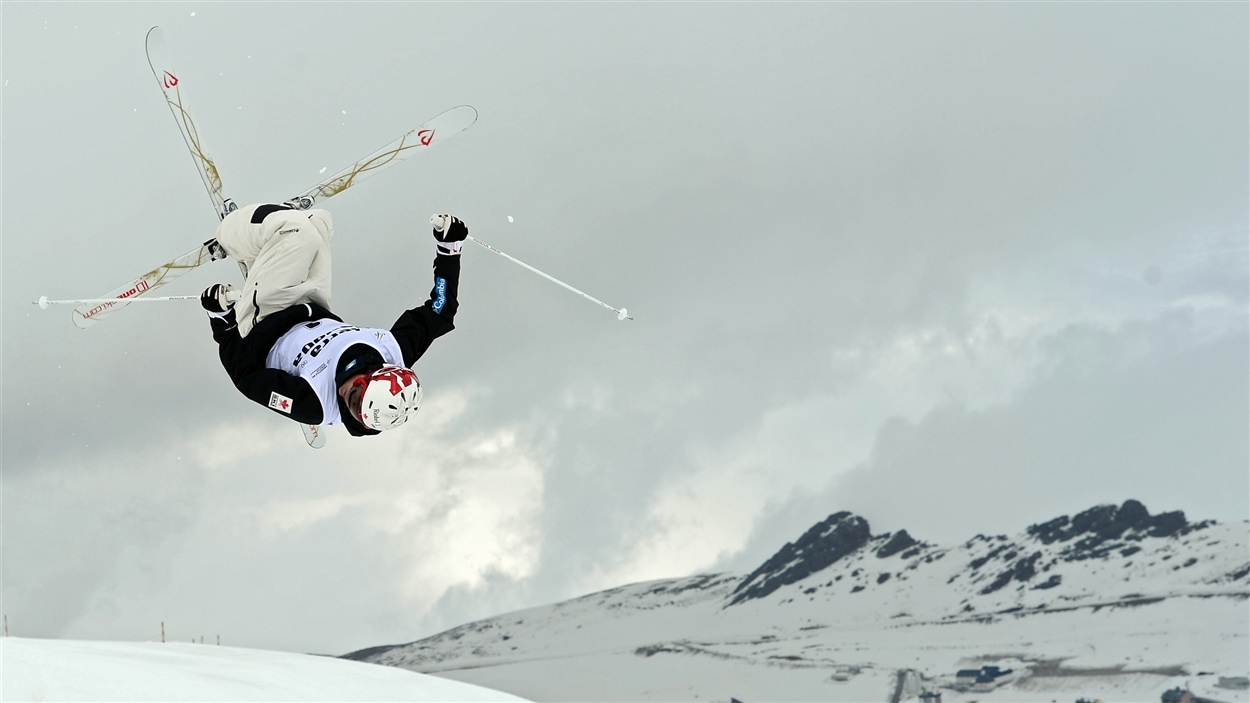 EN DIRECT : Dévoilement de l'équipe de ski acrobatique | Radio-Canada