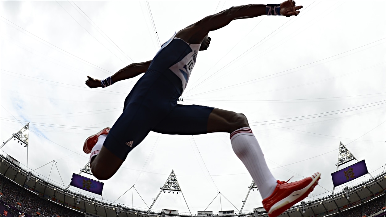 Idowu ne sautera pas | Radio-Canada