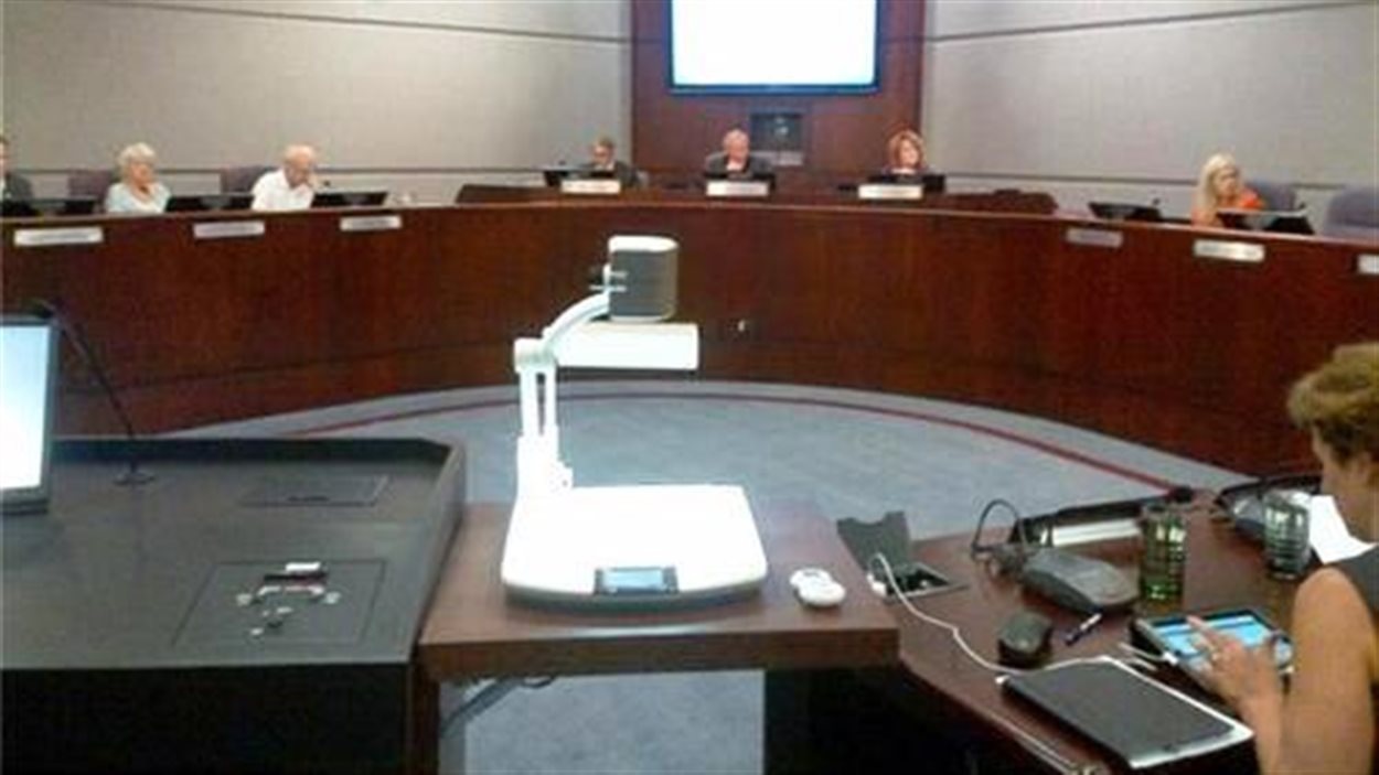 Stade de Moncton : le ton monte au conseil municipal | Radio-Canada