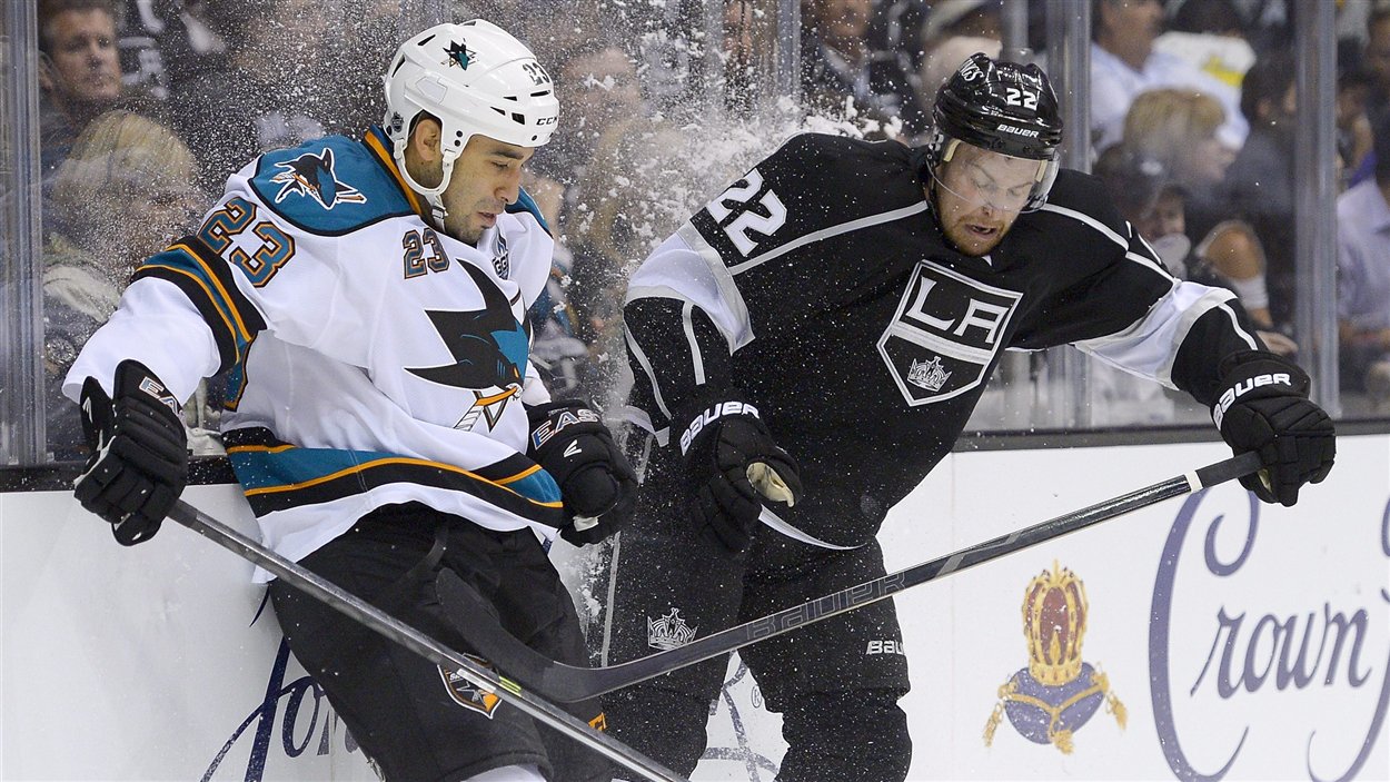 Un an de plus en Californie pour Lewis | Radio-Canada