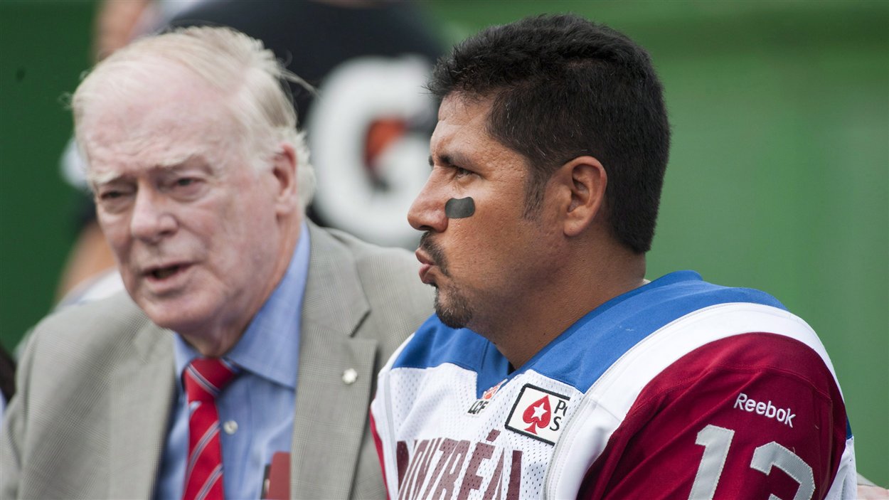 Calvillo absent pour plusieurs matchs | Radio-Canada