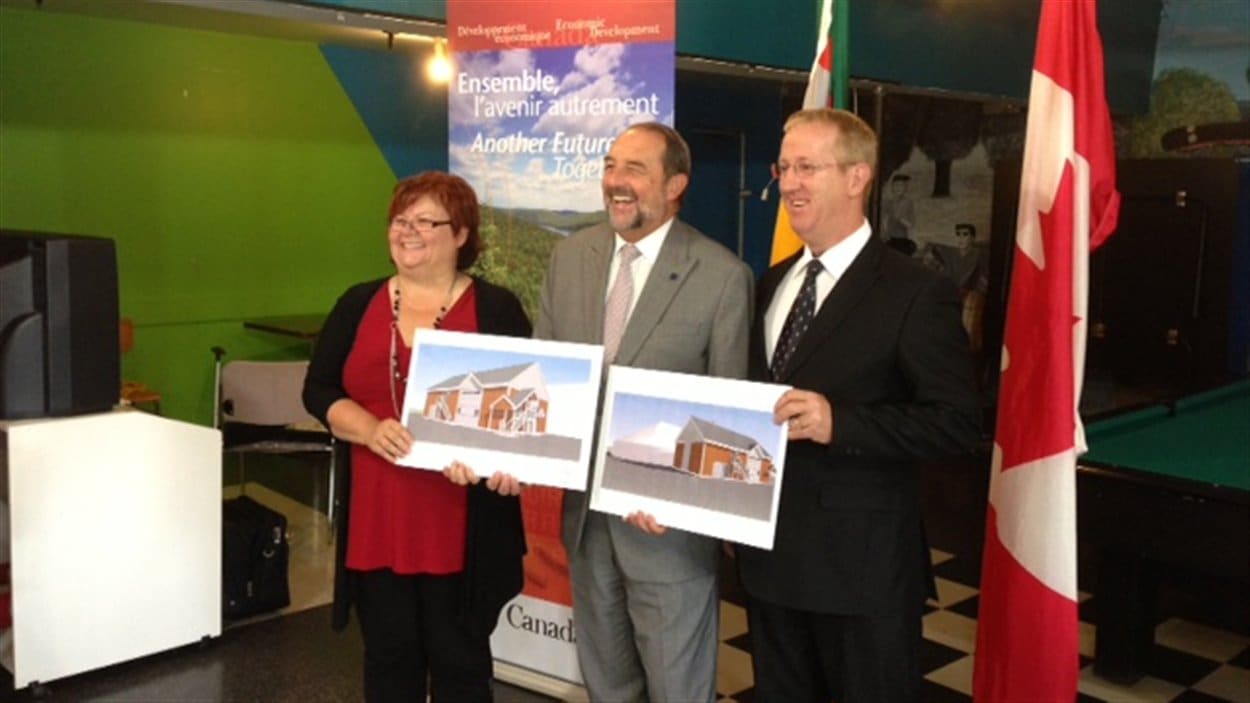 Une patinoire couverte à Sainte-Monique | Radio-Canada