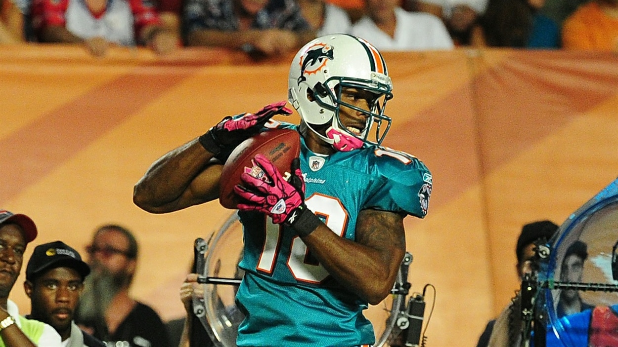 Wallace s'installe à Montréal | Radio-Canada