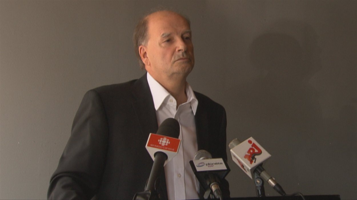 Jean Paradis lance sa campagne électorale à Alma | Radio-Canada.ca