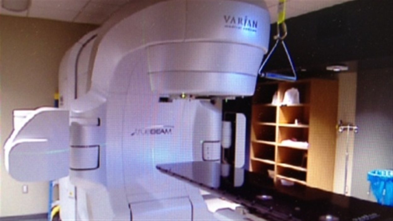 Traitement du cancer : un accélérateur linéaire de radiothérapie à ...