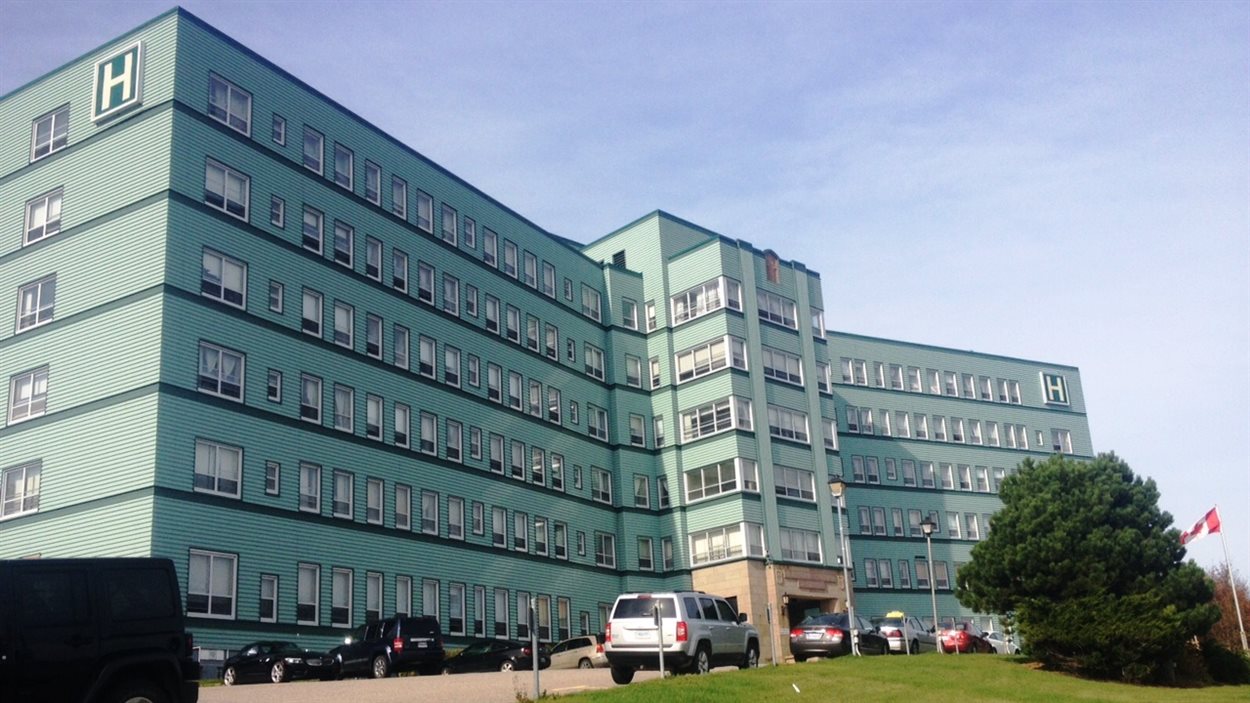 Chute mortelle d'une fenêtre d'un hôpital en Nouvelle-Écosse | Radio-Canada