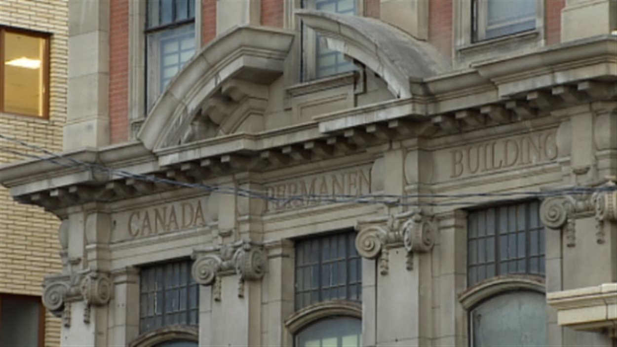 Rejet d'un projet de bar de danseuses à Edmonton | Radio-Canada