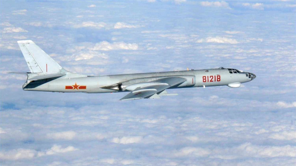 Le Japon met en garde la Chine et déploie ses avions de combat | Radio ...