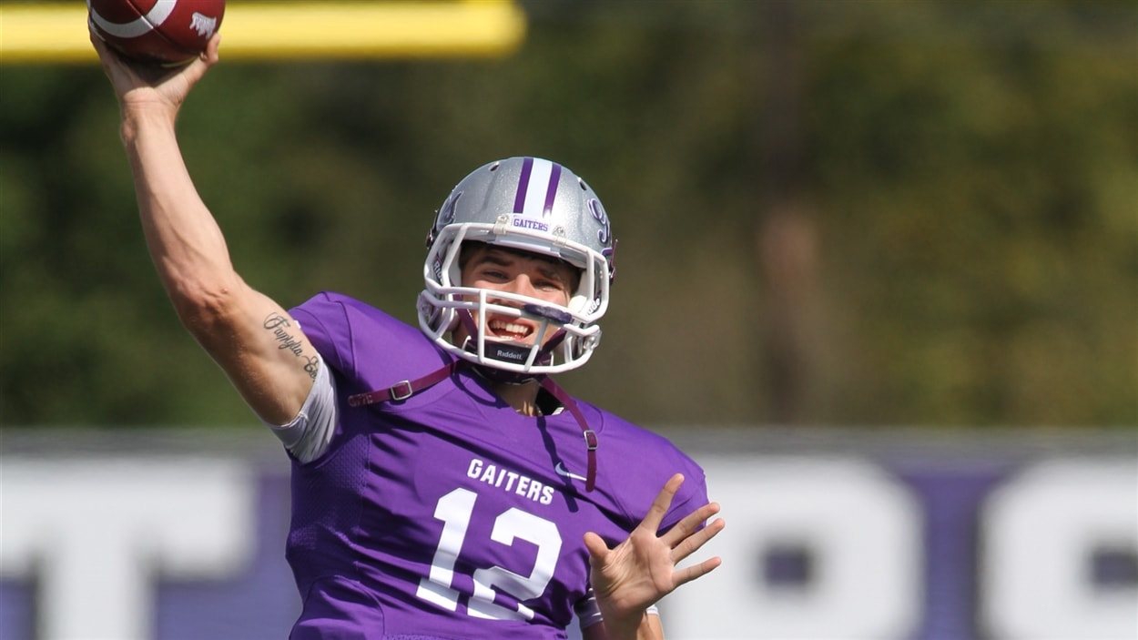 Des étoiles aux reflets rouge et bleu | Radio-Canada