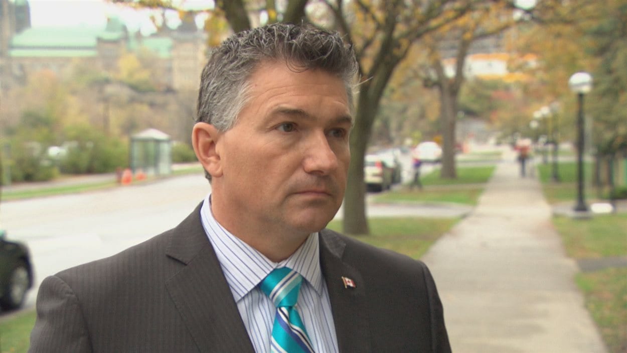 Un député manitobain veut qu'un sympathisant de l'EI soit accusé ...