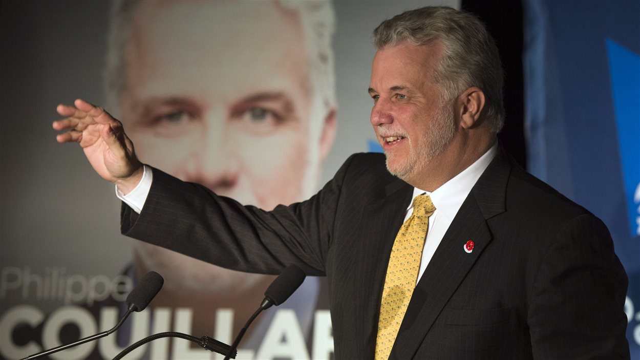Philippe Couillard dévoile son plan pour la forêt | Radio-Canada