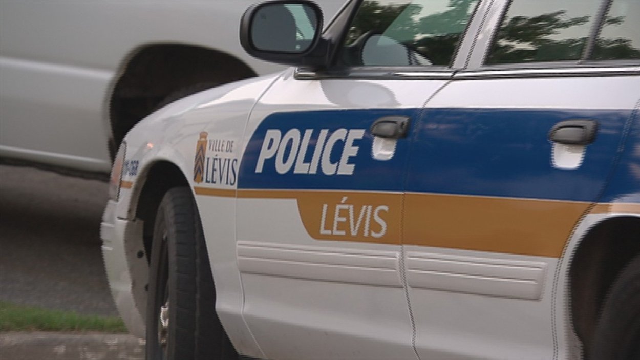 Lévis : les policiers dénoncent l'attitude de leur chef | Radio-Canada