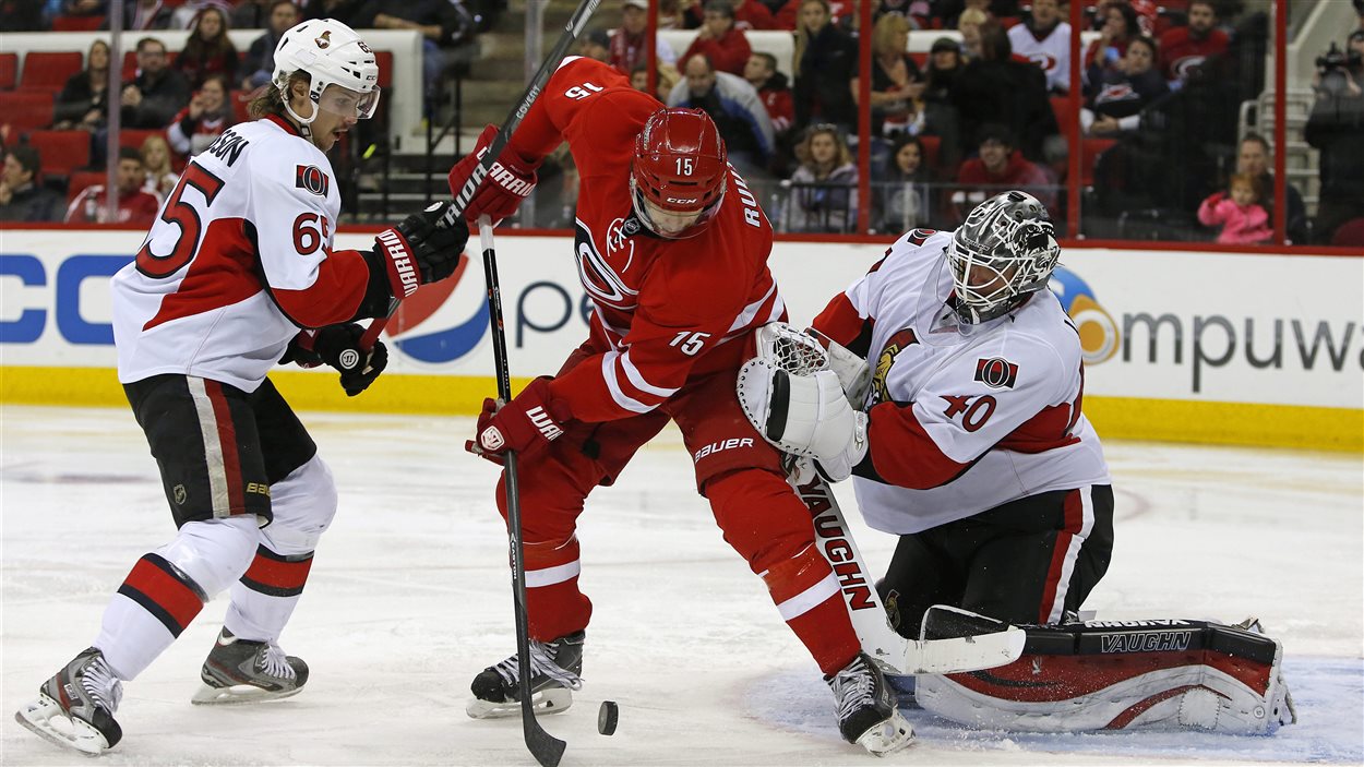 Les Hurricanes triomphent enfin | Radio-Canada