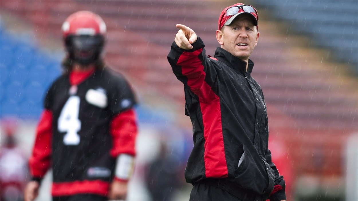 Dickenson reste avec les Stampeders | Radio-Canada