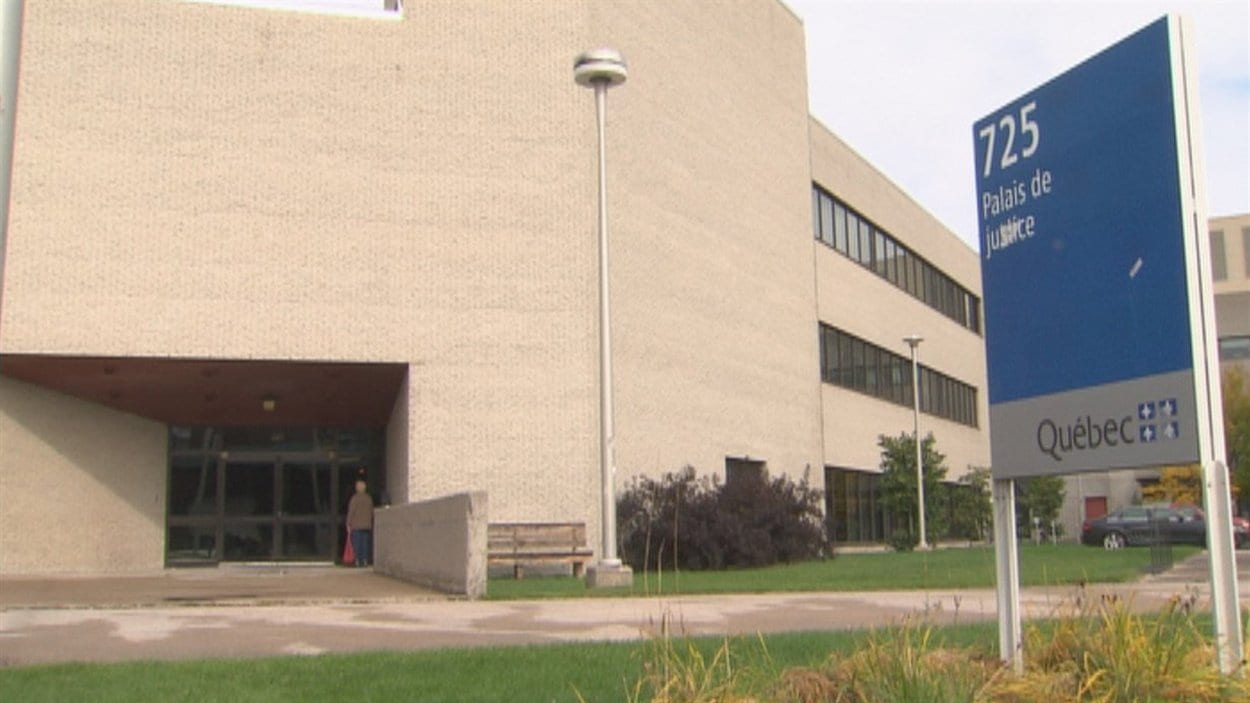 Cédric Fortin de retour au palais de justice d'Alma | Radio-Canada