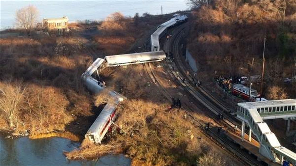 Déraillement de train à New York : quatre morts | Radio-Canada