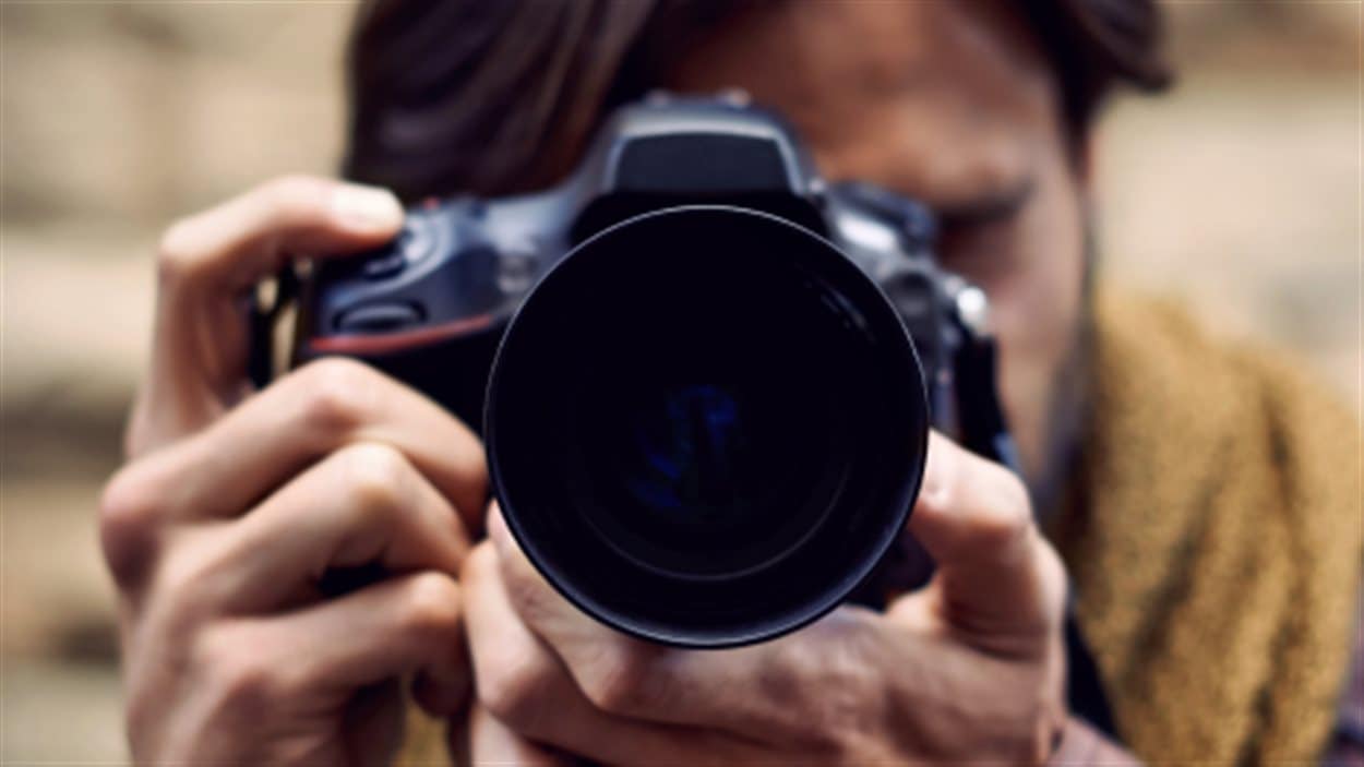 Prendre un objet en photo pour mieux l'oublier | Radio-Canada