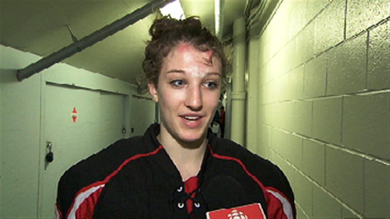 Hockey : Sarah Bujold a des objectifs ambitieux | Radio-Canada