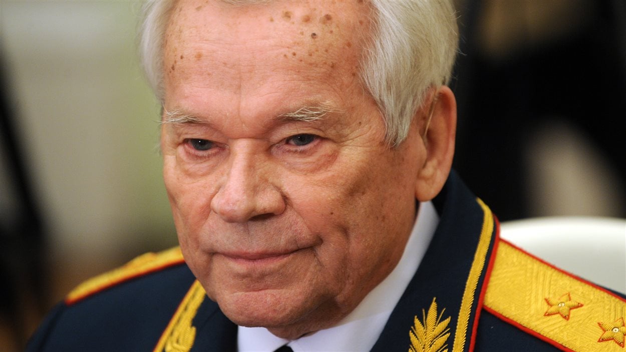 Russie : L'inventeur de la kalachnikov meurt à 94 ans | Radio-Canada