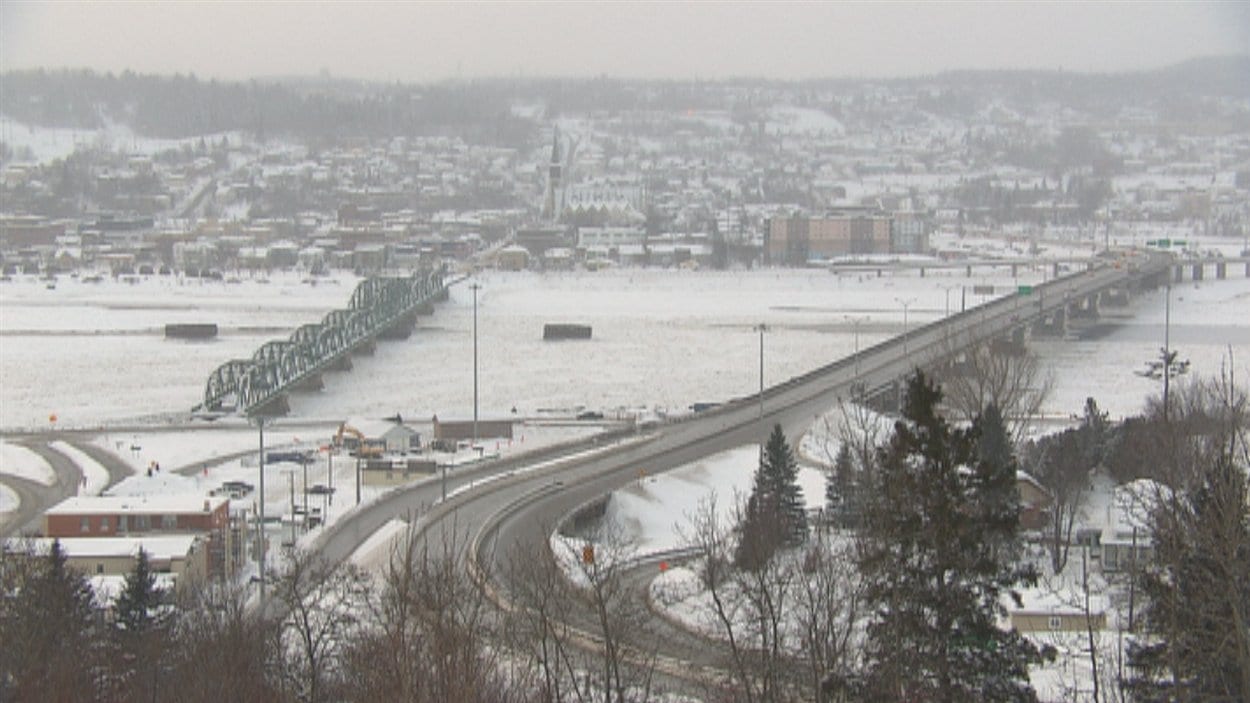 La MRC du Fjord-du-Saguenay réclame un 2e pont sur le Saguenay | Radio ...