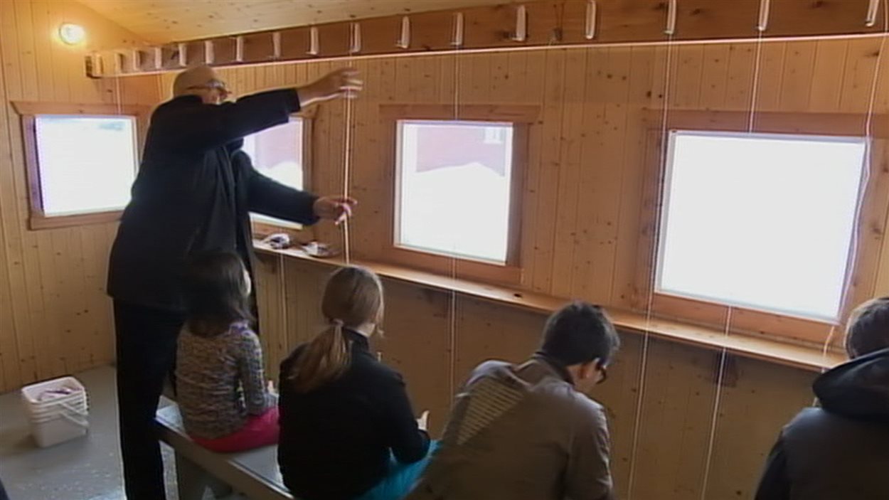 Début de la pêche aux petits poissons des chenaux | Radio-Canada.ca