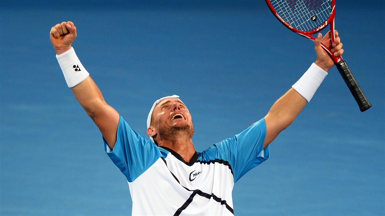 Hewitt surprend Federer | Radio-Canada