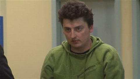 Robert Perron plaide coupable | Radio-Canada