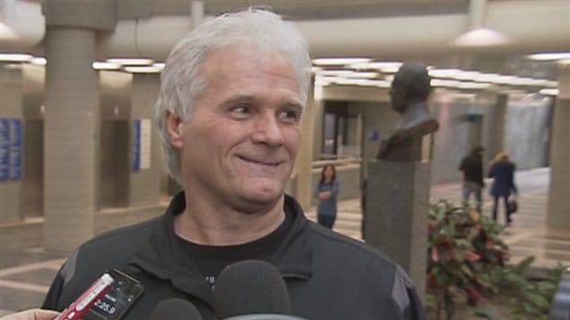 Yves « Colosse » Plamondon réclame 35 millions de dollars | Radio-Canada