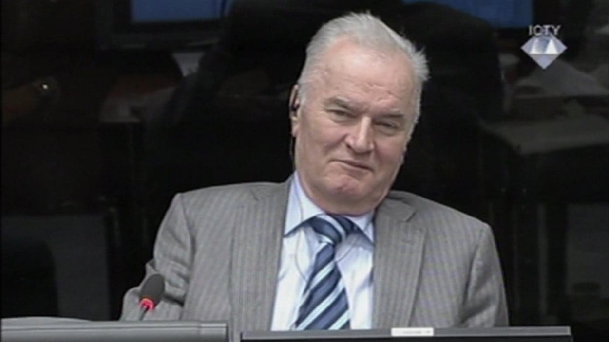 Mladic et Karadzic face à face devant le Tribunal pénal international ...