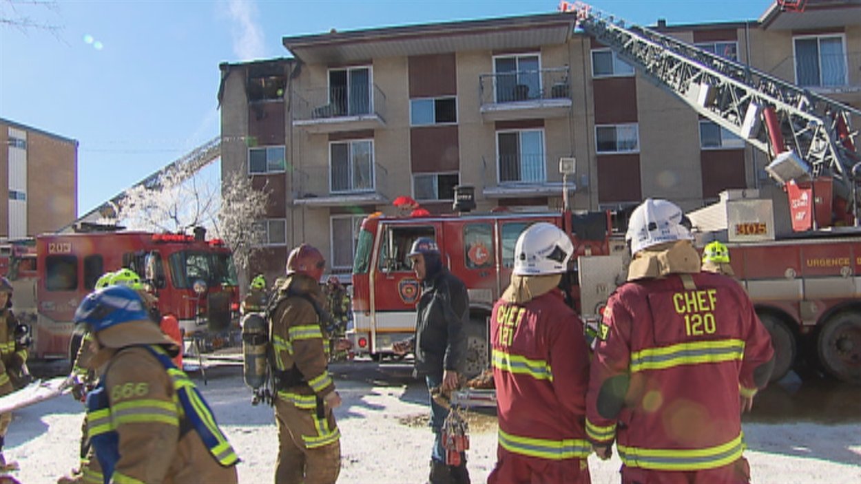 Deux incendies mobilisent plusieurs pompiers à Québec | Radio-Canada