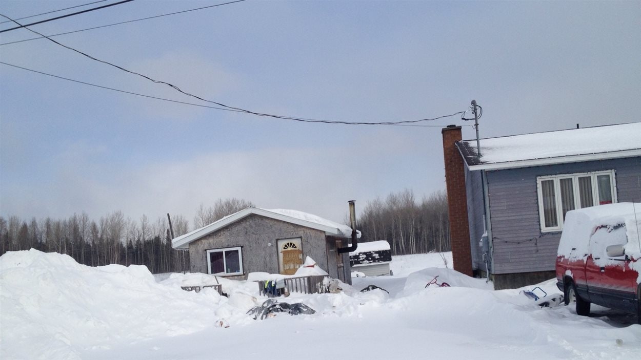 Winneway: surpopulation et école désuète | Radio-Canada