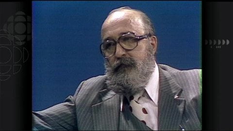 Une statue en l’honneur du défenseur des droits linguistiques Georges ...