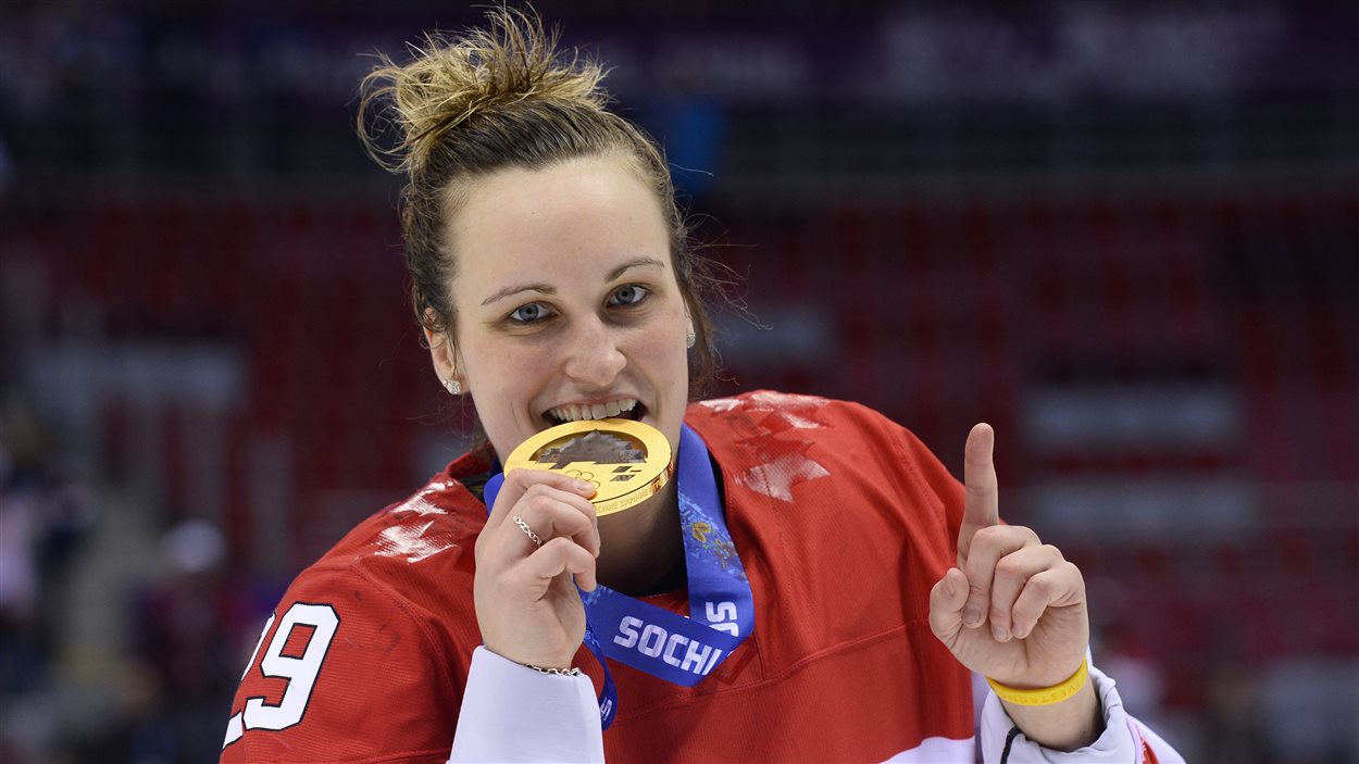 Une année en or pour Marie-Philip Poulin | Radio-Canada