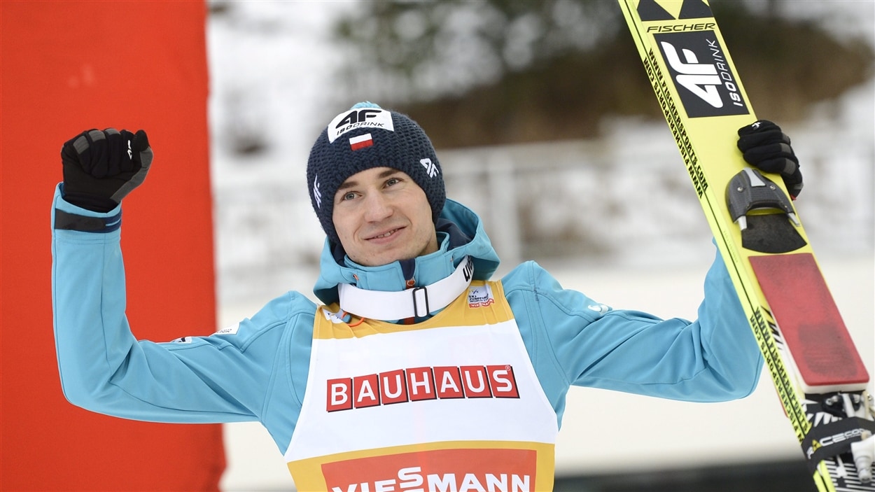 Stoch et Takanashi victorieux | Radio-Canada