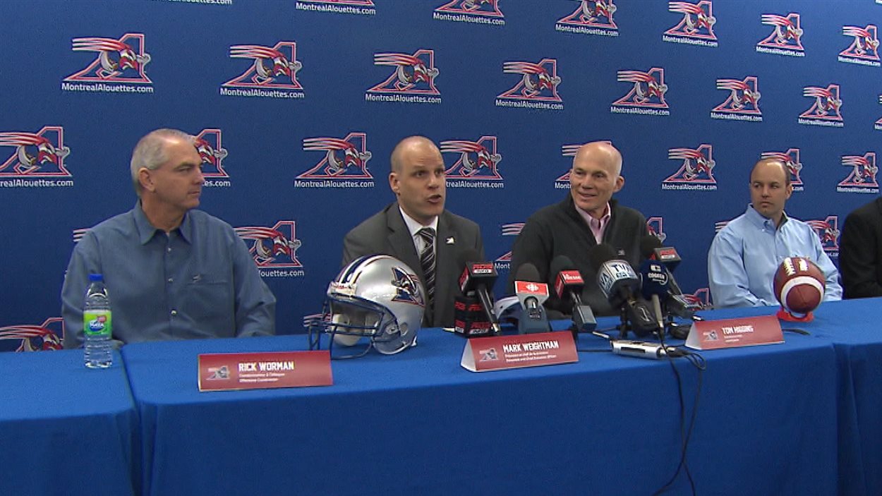 Le coordonnateur à l'attaque congédié | Radio-Canada