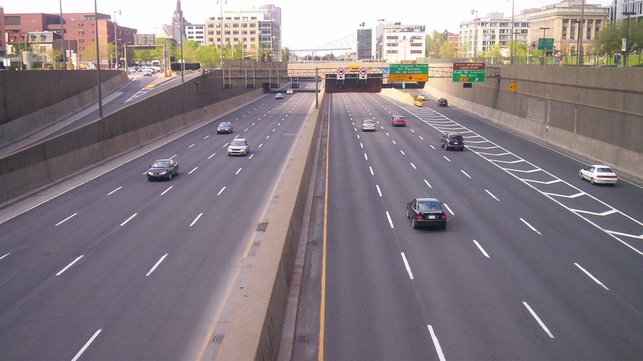 Montréal garde le cap vers le recouvrement de l'autoroute Ville-Marie | Radio-Canada