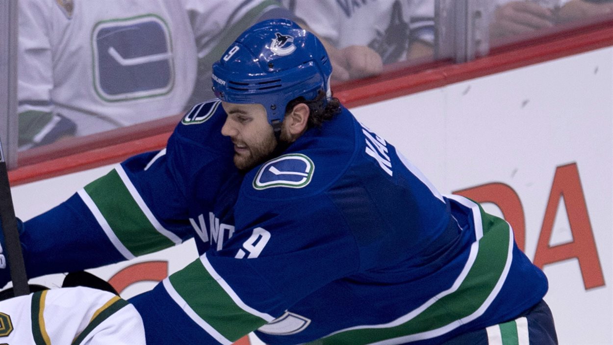 Kassian écope de trois matchs | Radio-Canada